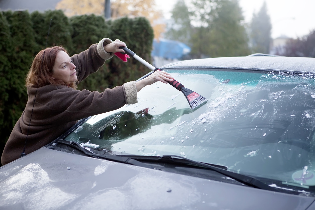 How to Protect Your Windscreen in the Snow | Prestone