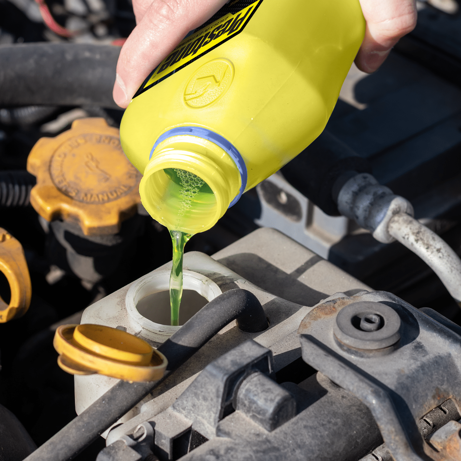 Prestone Ready to Use Coolant / Antifreeze | Longer Engine Life